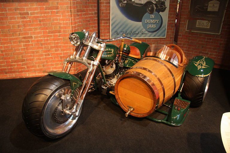 The Beer Engine - un tonneau de bière en side car - 2Tout2Rien