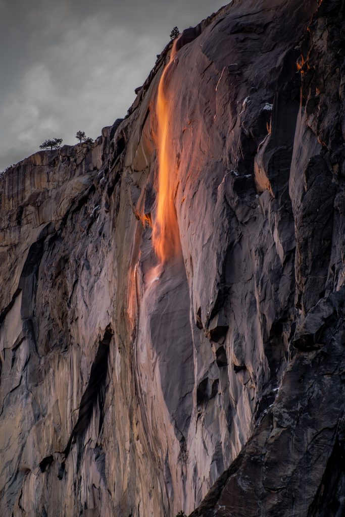 Yosemite Firefall - une rare cascade de feu dans le Yosemite National ...