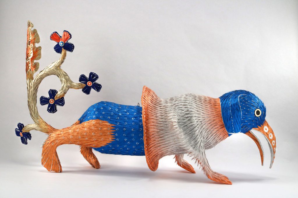 Illuminated Piñata - des créatures fantastiques par Roberto Benavidez ...