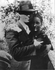 De vraies photos de Bonnie Parker et Clyde Barrow prises par W. D ...