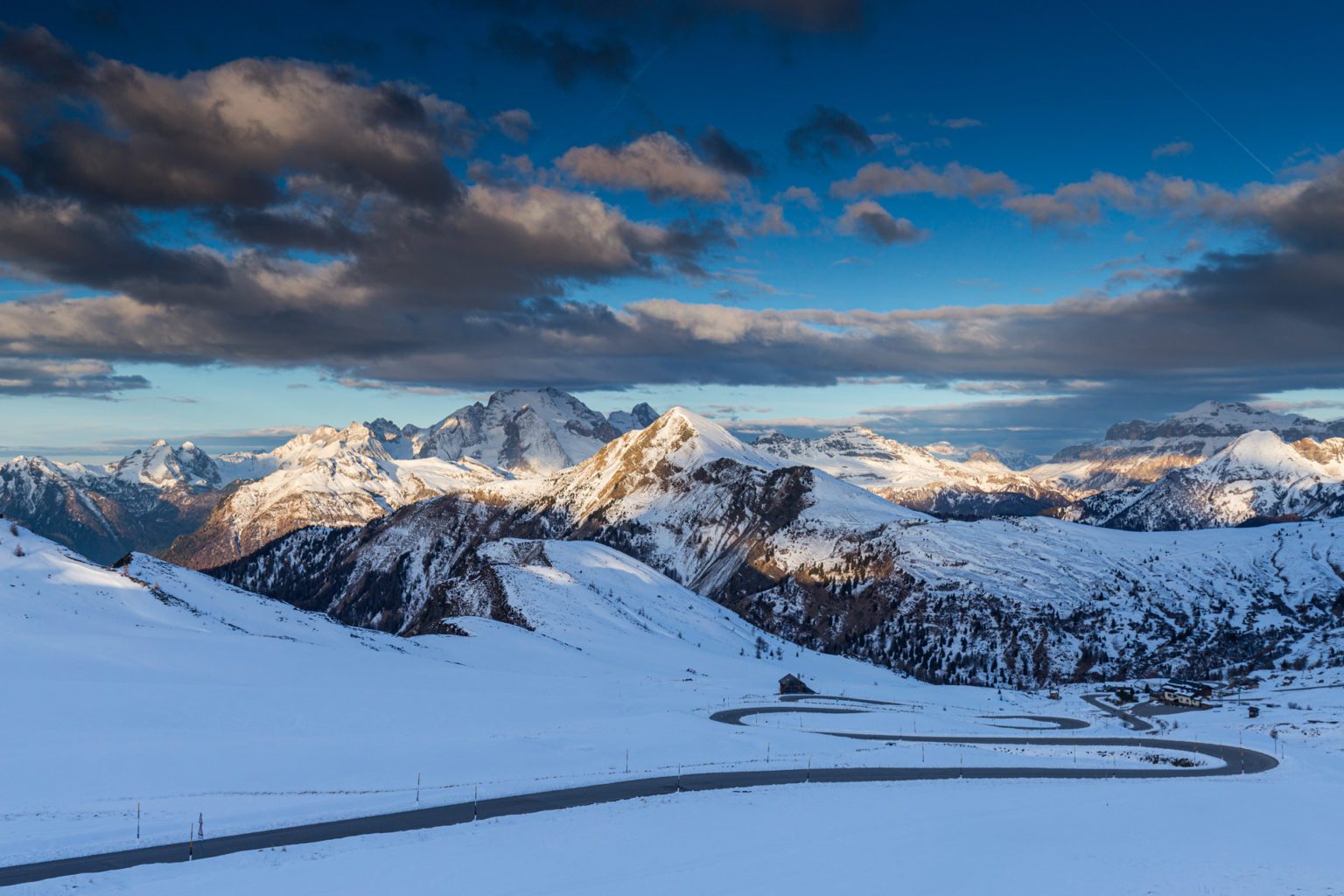 Alpines roads - des routes de montagne par Mikolaj Gospodarek - 2Tout2Rien