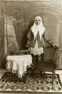 The Qajar Series - des portraits de princesses Qajar par Shadi ...
