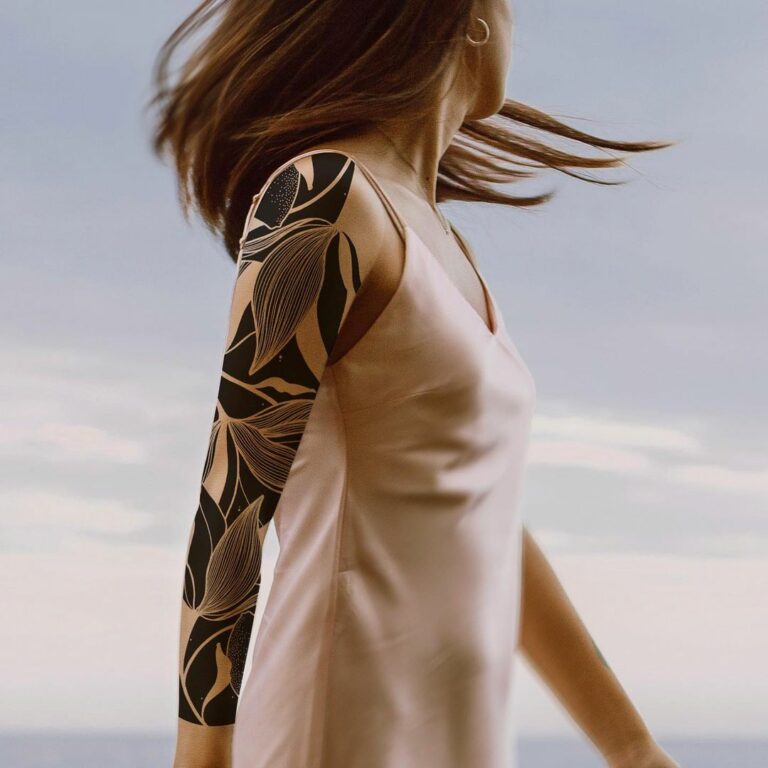 Les délicats tatouages noirs blackwork de Jessie Cohen - 2Tout2Rien