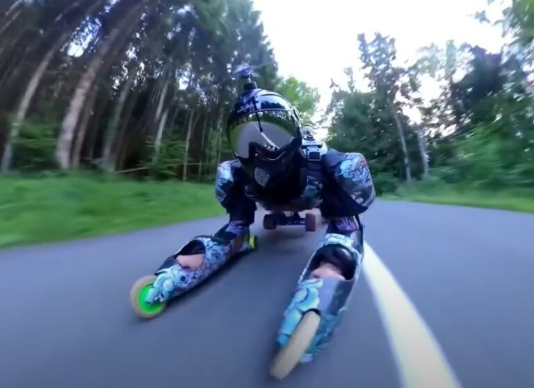 La combinaison de roller de Rollerman en action - 2Tout2Rien