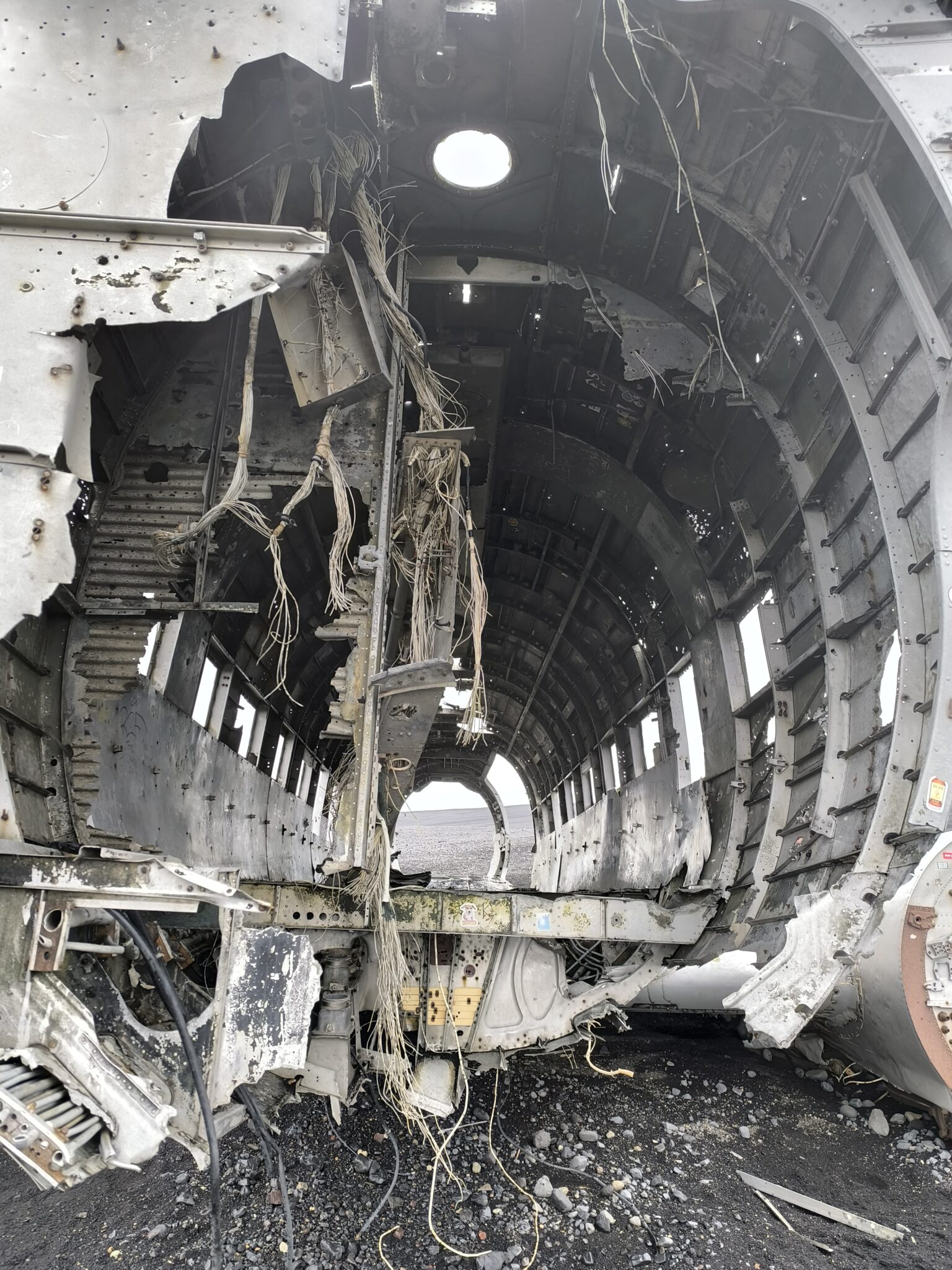 La fameuse épave d'avion sur une plage noire au Sólheimasandur en ...