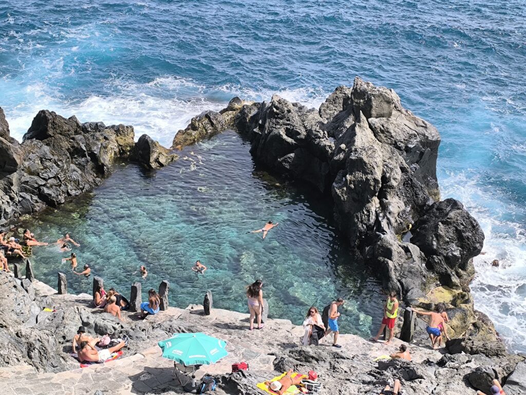 Charco de La Laja : piscine naturelle volcanique à Tenerife