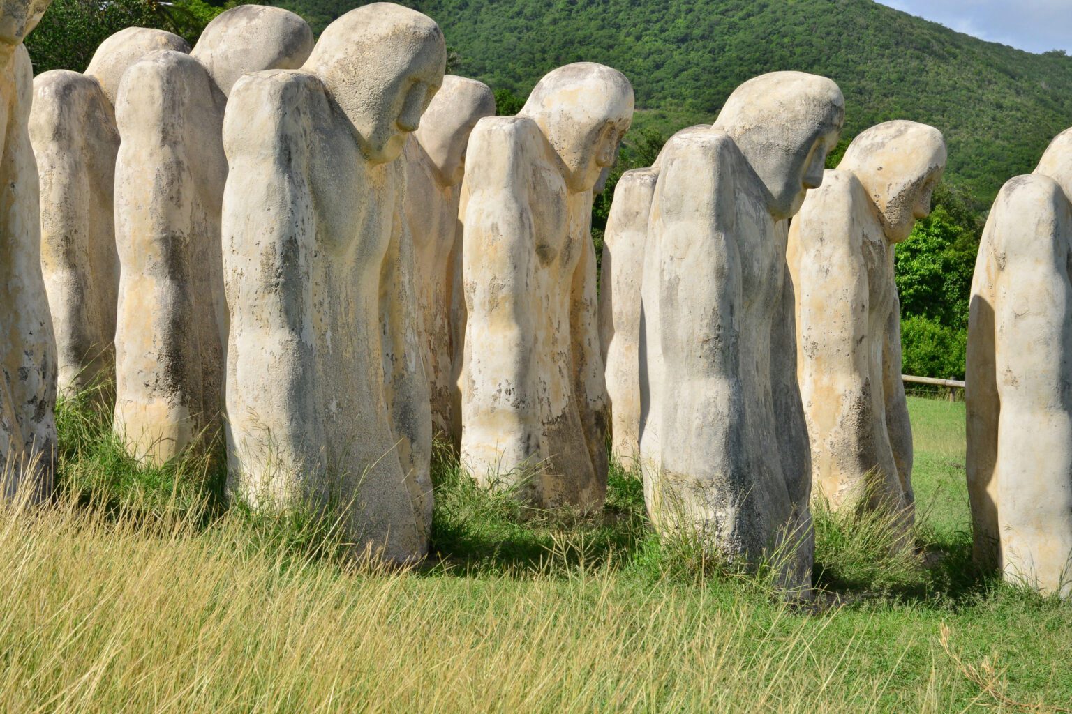 Cap 110 : le mémorial de l’anse Caffard contre l’oubli de l’esclavage ...